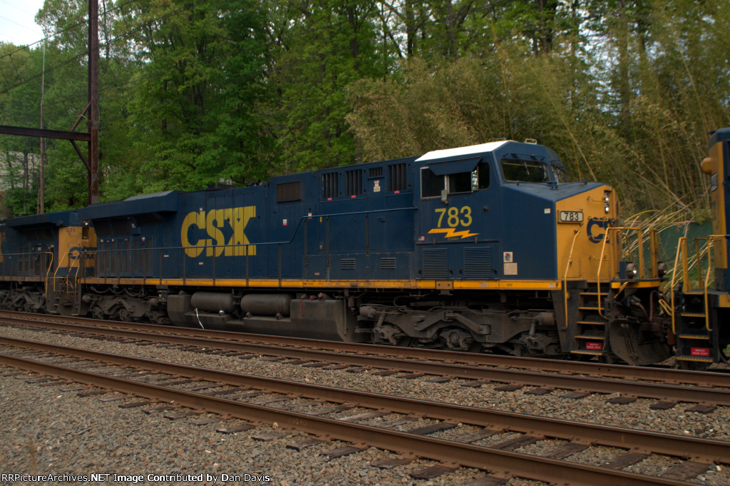 CSX ES44AH 783 trails on L418-13